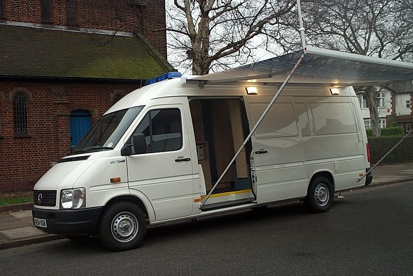 Mobile incident command vehicles for emergency services